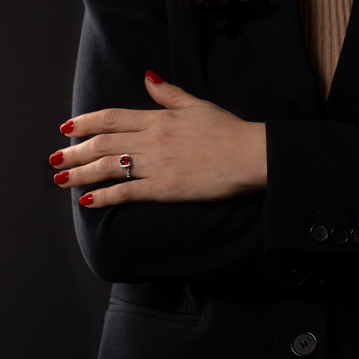 Le Siam ring in white gold, ruby and diamonds - Lepage