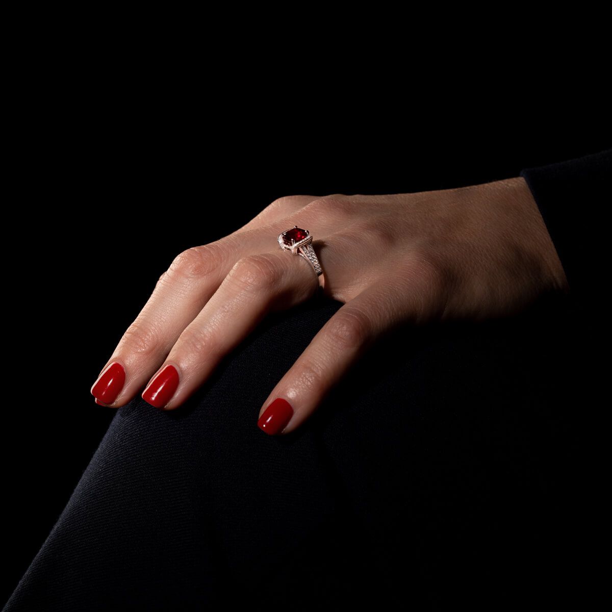 Le Siam ring in white gold, ruby and diamonds - Lepage