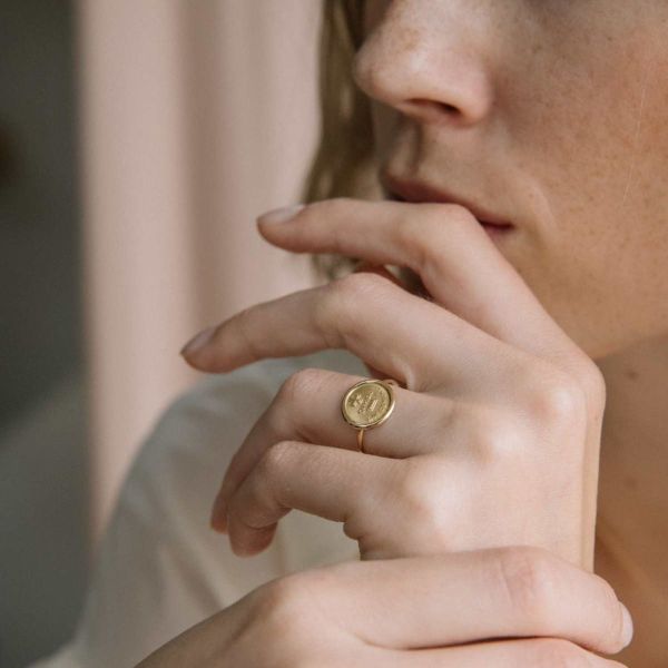 Ring A.Augis Love Medal L'Originale in yellow gold - Lepage