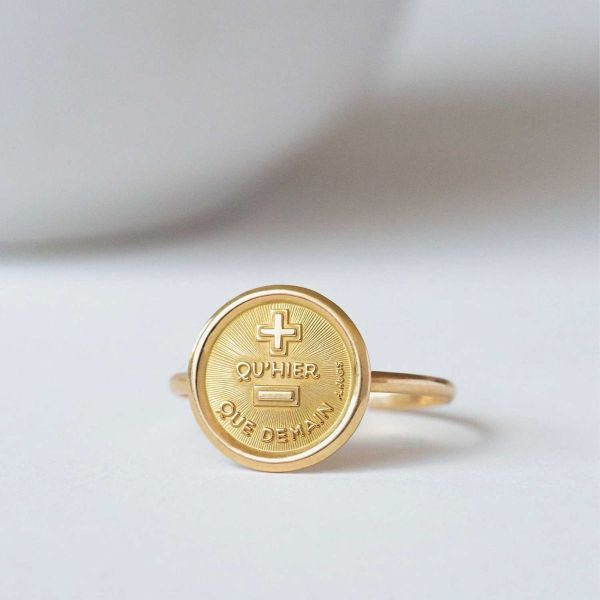 Ring A.Augis Love Medal L'Originale in yellow gold - Lepage