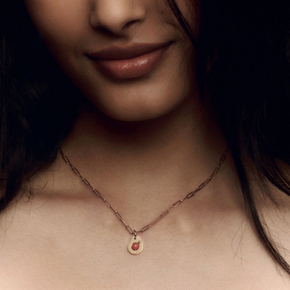 Menottes dinh van R10 necklace yellow gold coral 667601 | LEPAGE