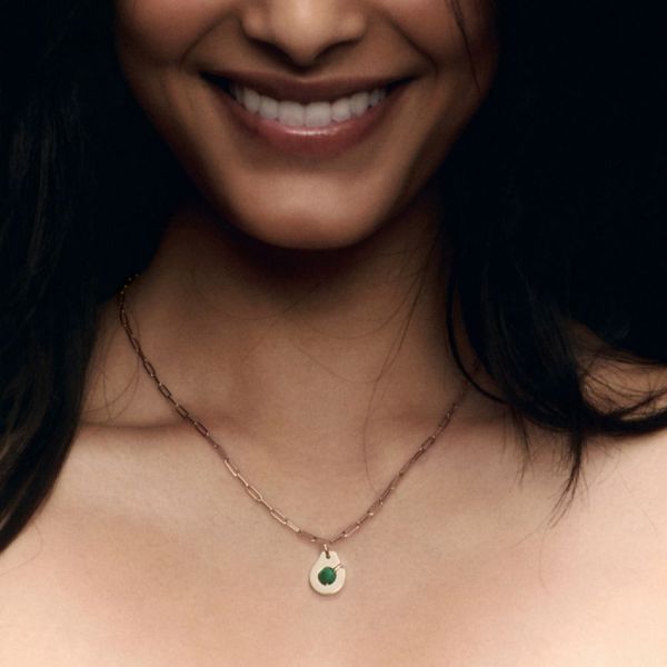 Collier Menottes dinh van R10 or jaune malachite 667621 | LEPAGE