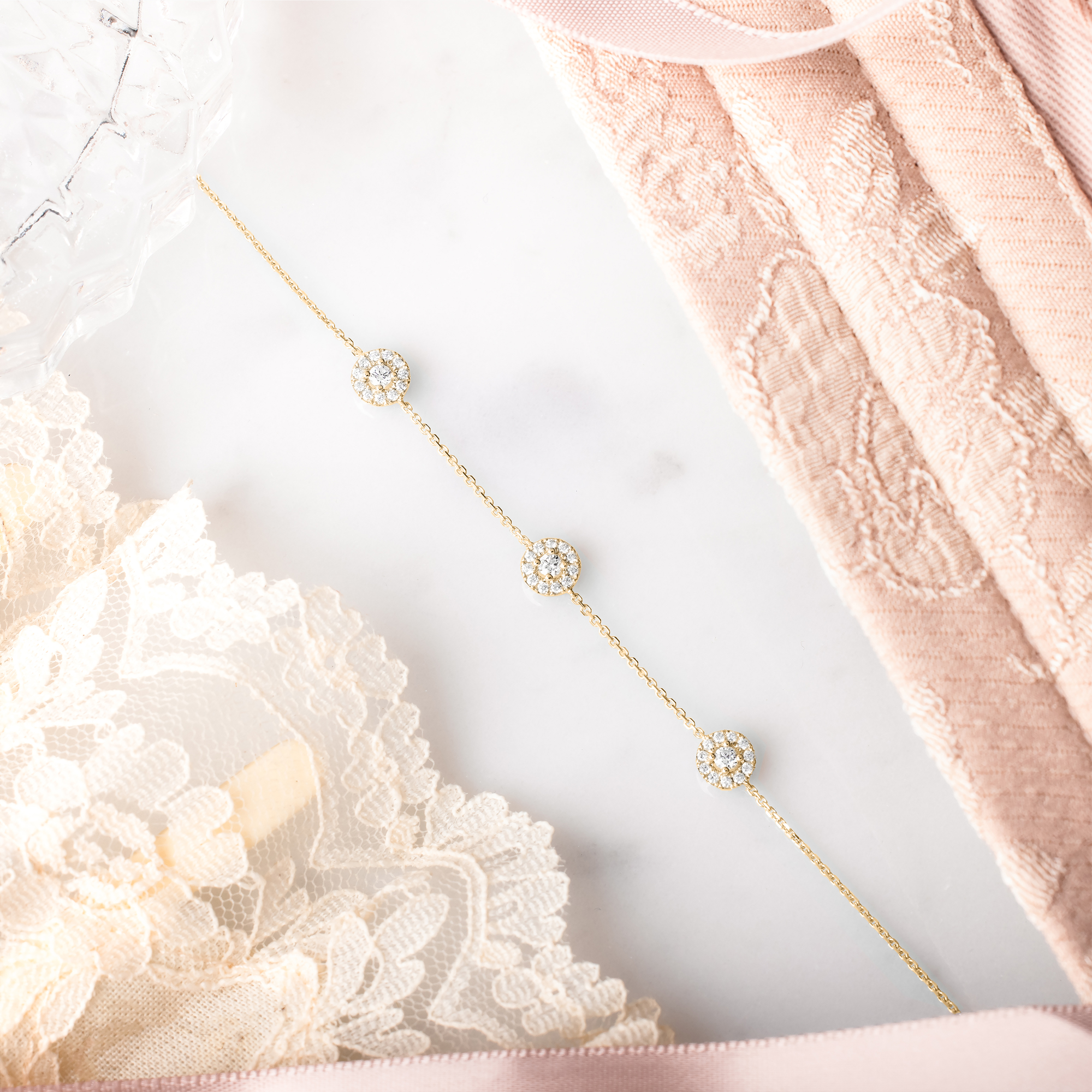 Victoria bracelet in yellow gold and diamonds - Lepage