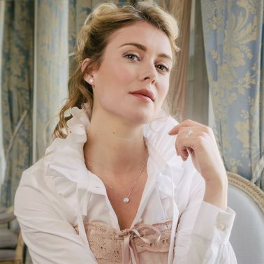 Boucles d'oreilles Victoria en or blanc et diamants - Lepage