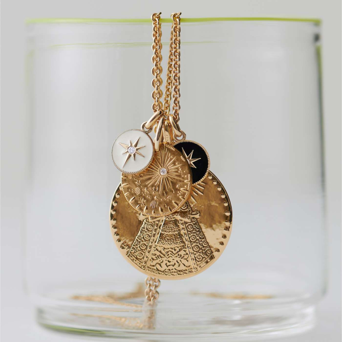 Arthus Bertrand Ivory Star medal in yellow gold and diamond | Lepage ...
