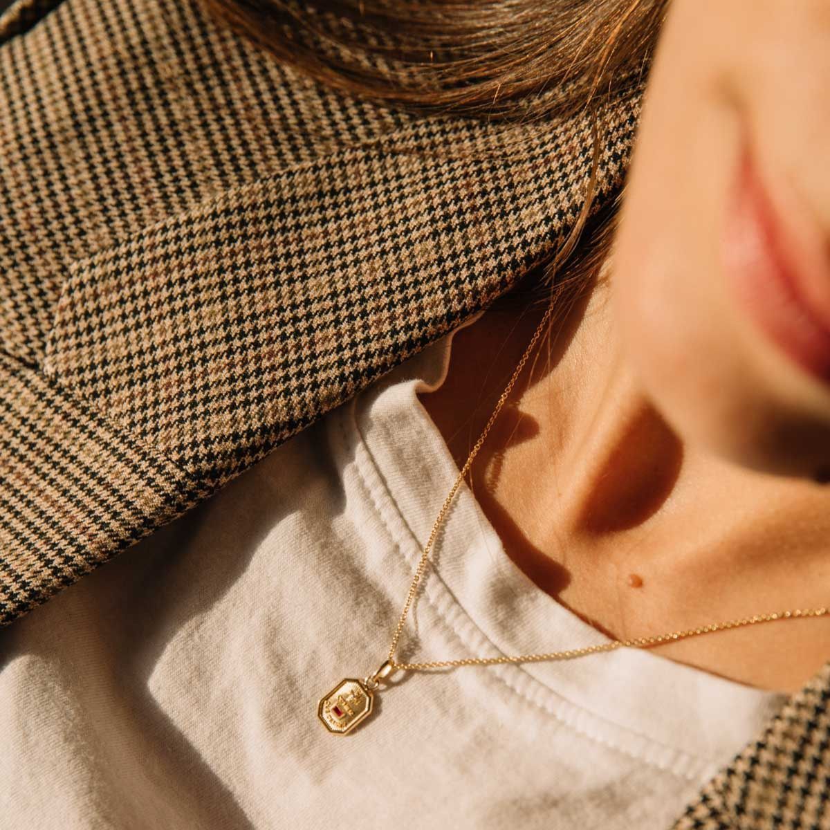 Augis Amour L'Exclusive rouge medal in yellow gold and diamond | Lepage