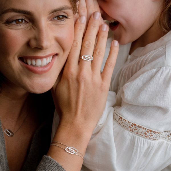 So Shocking Tandem ring in white gold and diamonds - Lepage