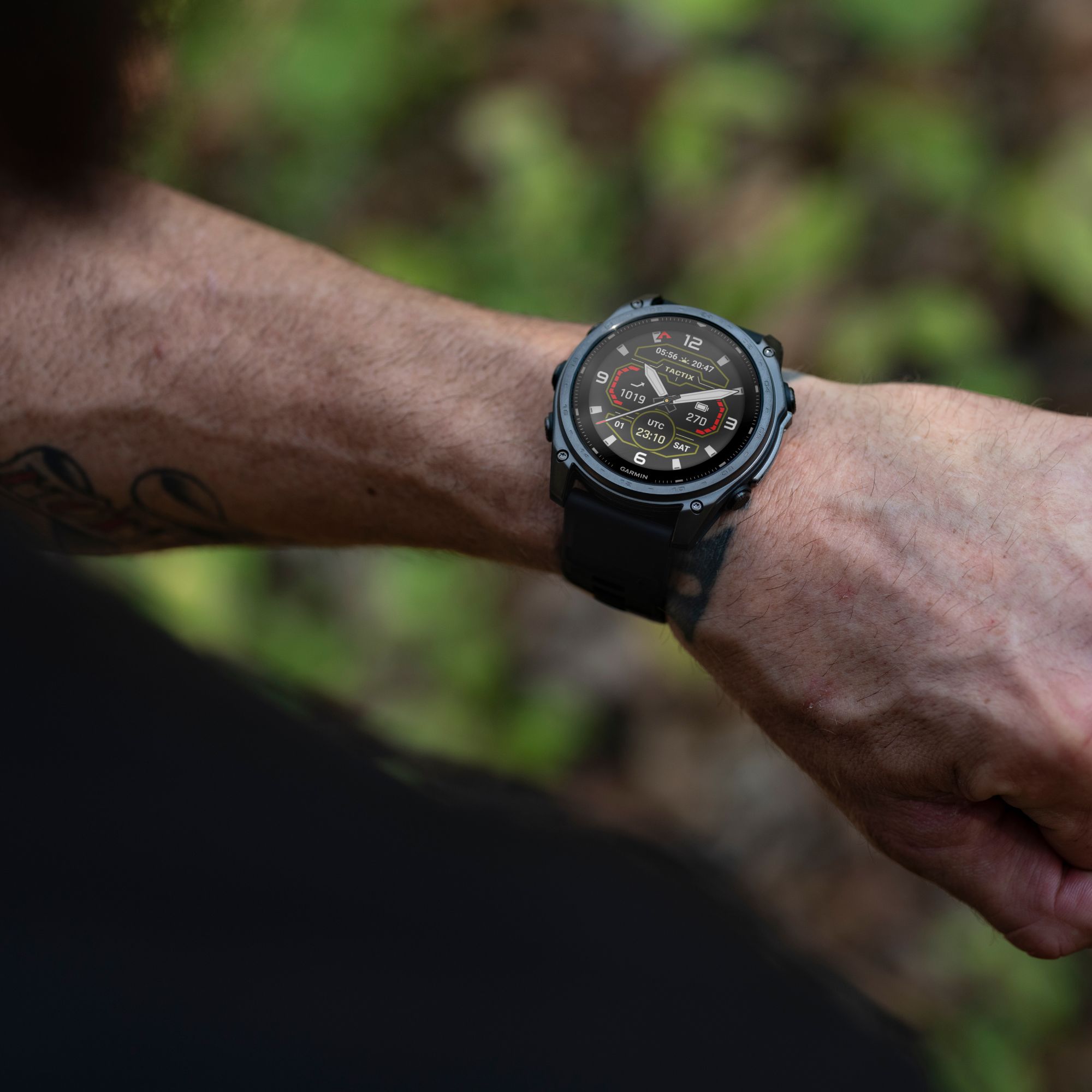 Montre Garmin Tactix 8 AMOLED bracelets nylon et silicone 51 mm - Avec ...