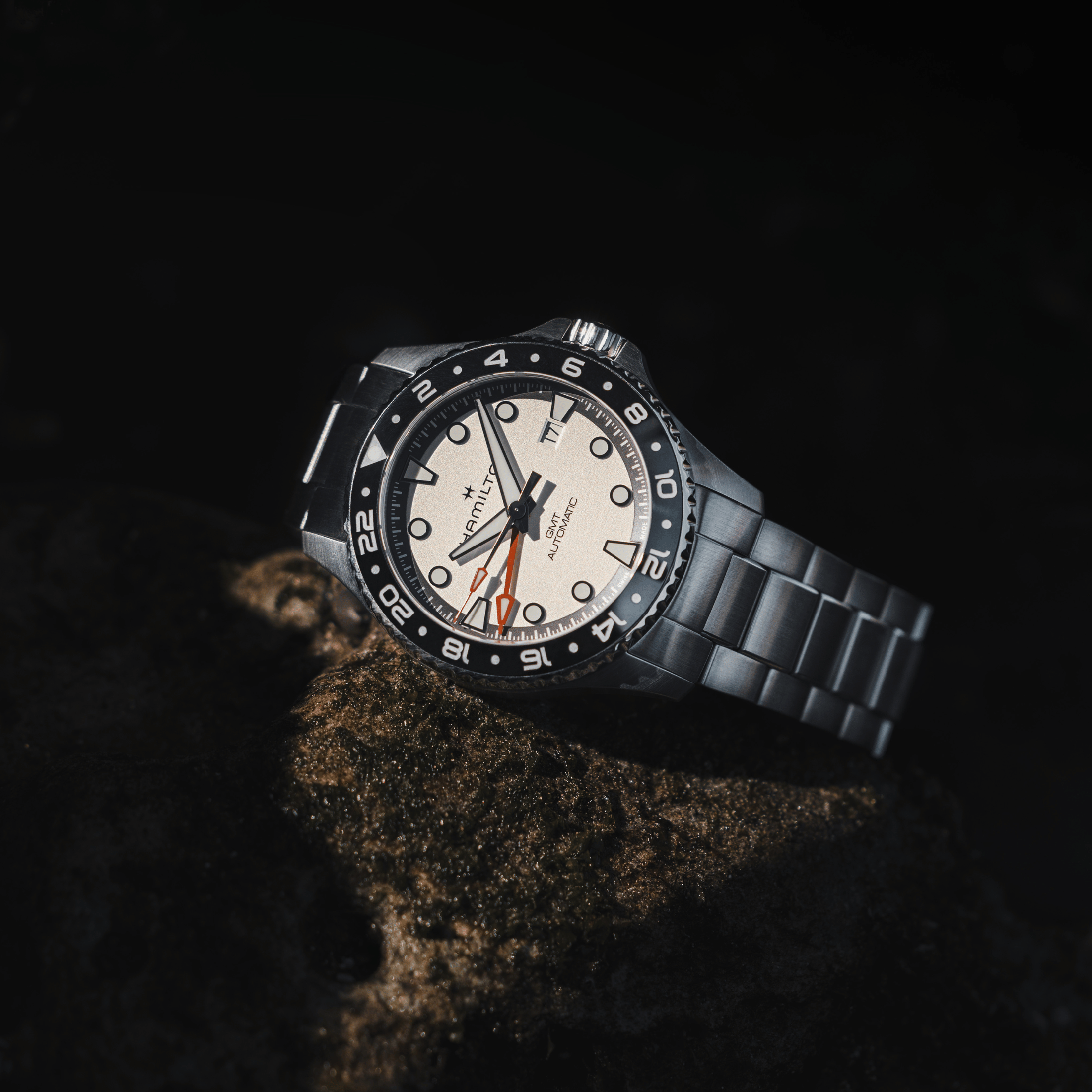 Montre Hamilton Khaki Navy Scuba automatique GMT cadran blanc bracelet ...